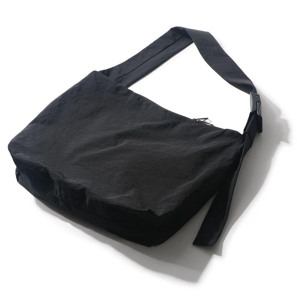 MochiThings: Basic Large Crossbody Bag