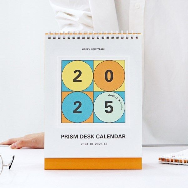 MochiThings: 2025 Small Prism Desk Calendar