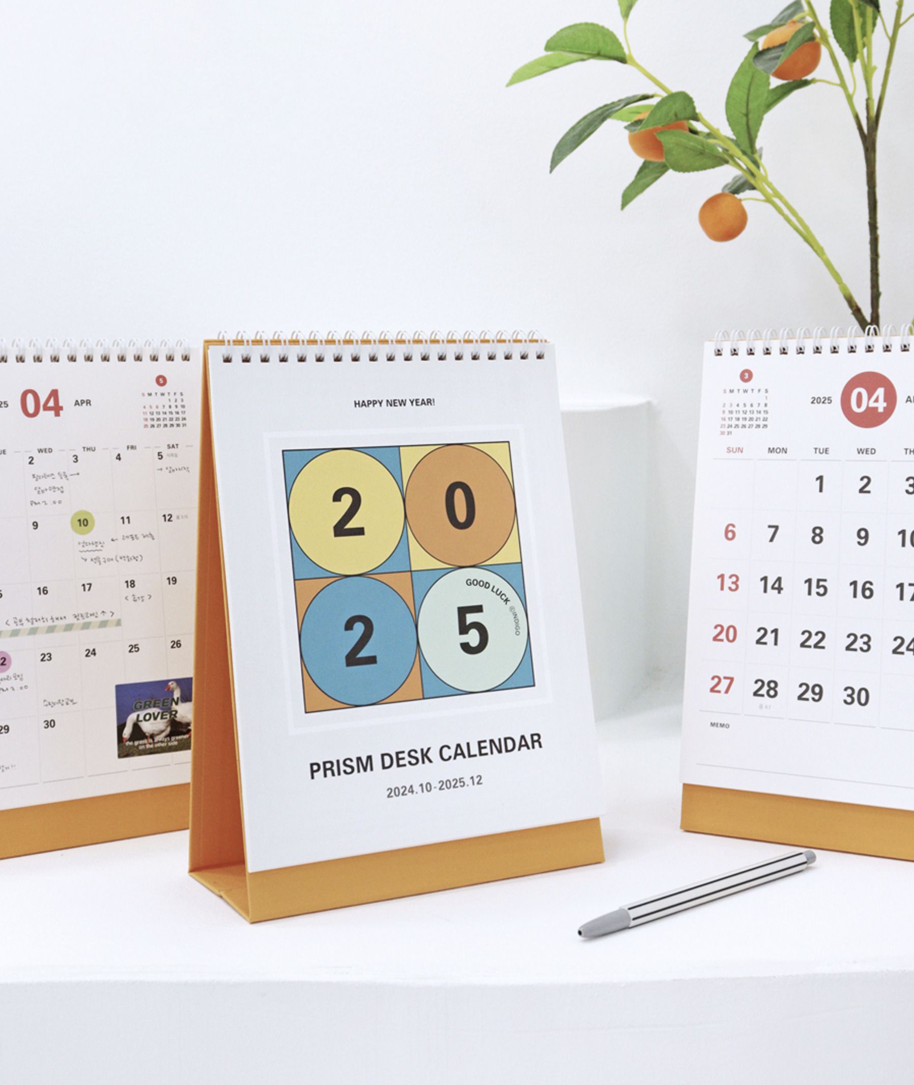 MochiThings: 2025 Small Prism Desk Calendar