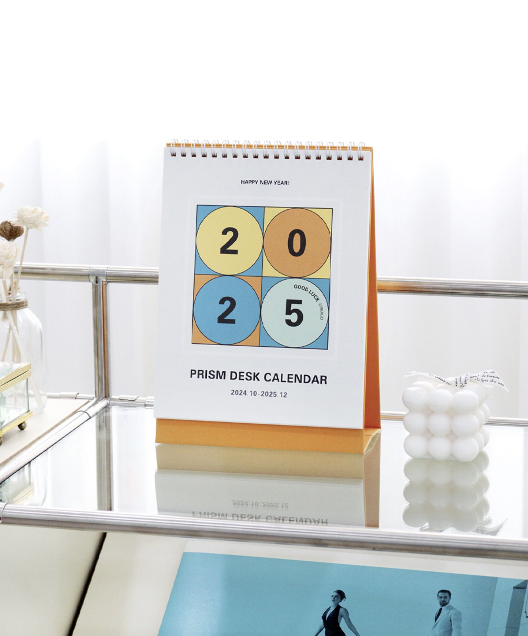 MochiThings: 2025 Small Prism Desk Calendar