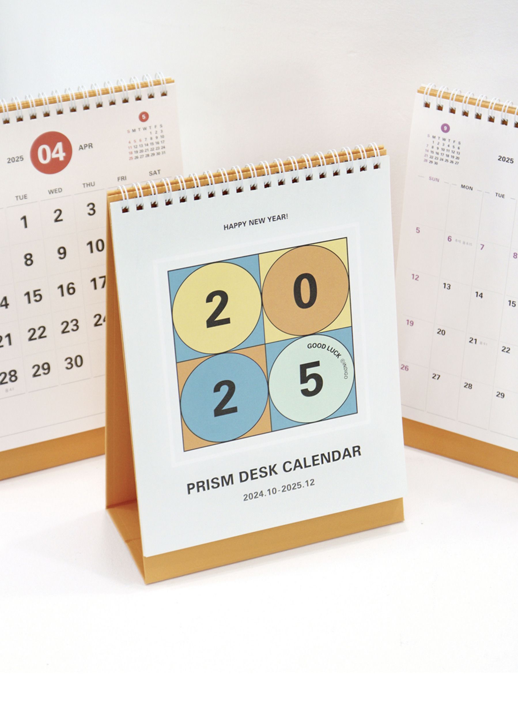MochiThings: 2025 Small Prism Desk Calendar