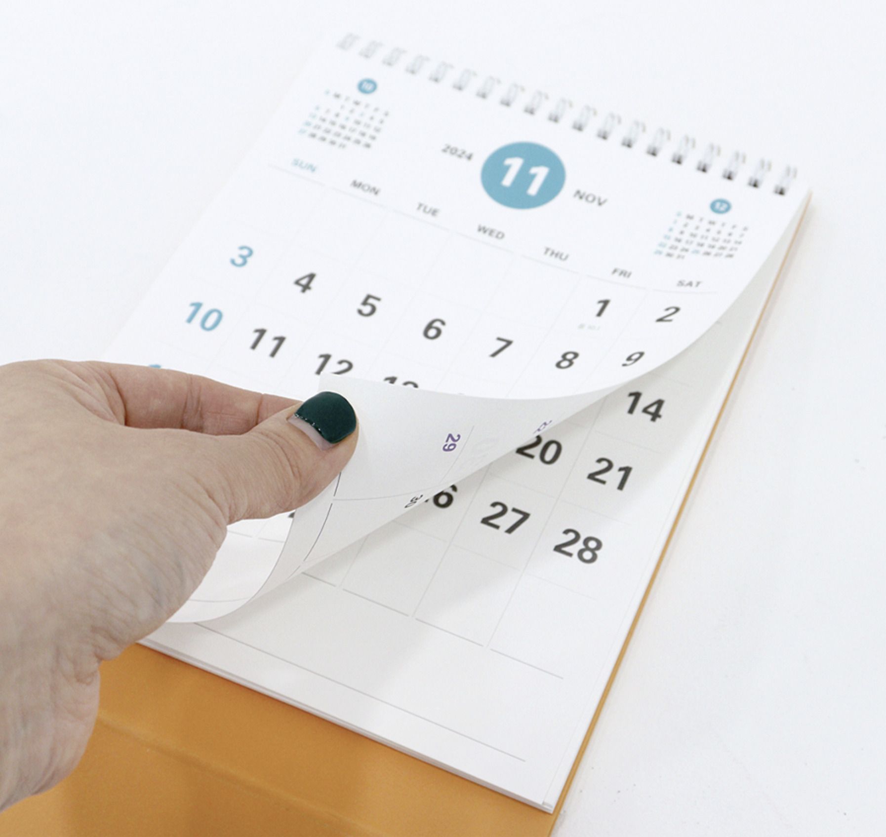 MochiThings: 2025 Small Prism Desk Calendar