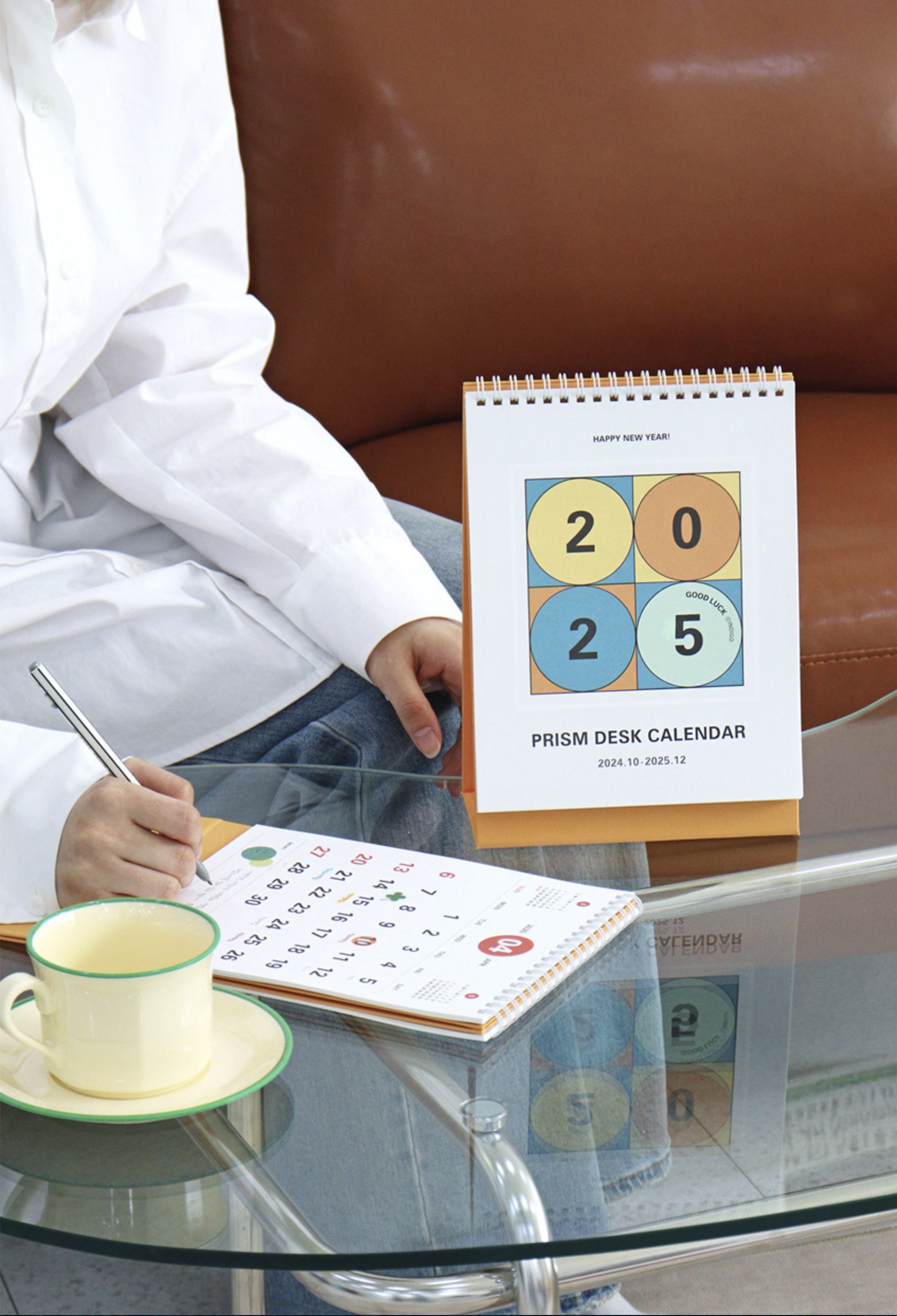 MochiThings: 2025 Small Prism Desk Calendar