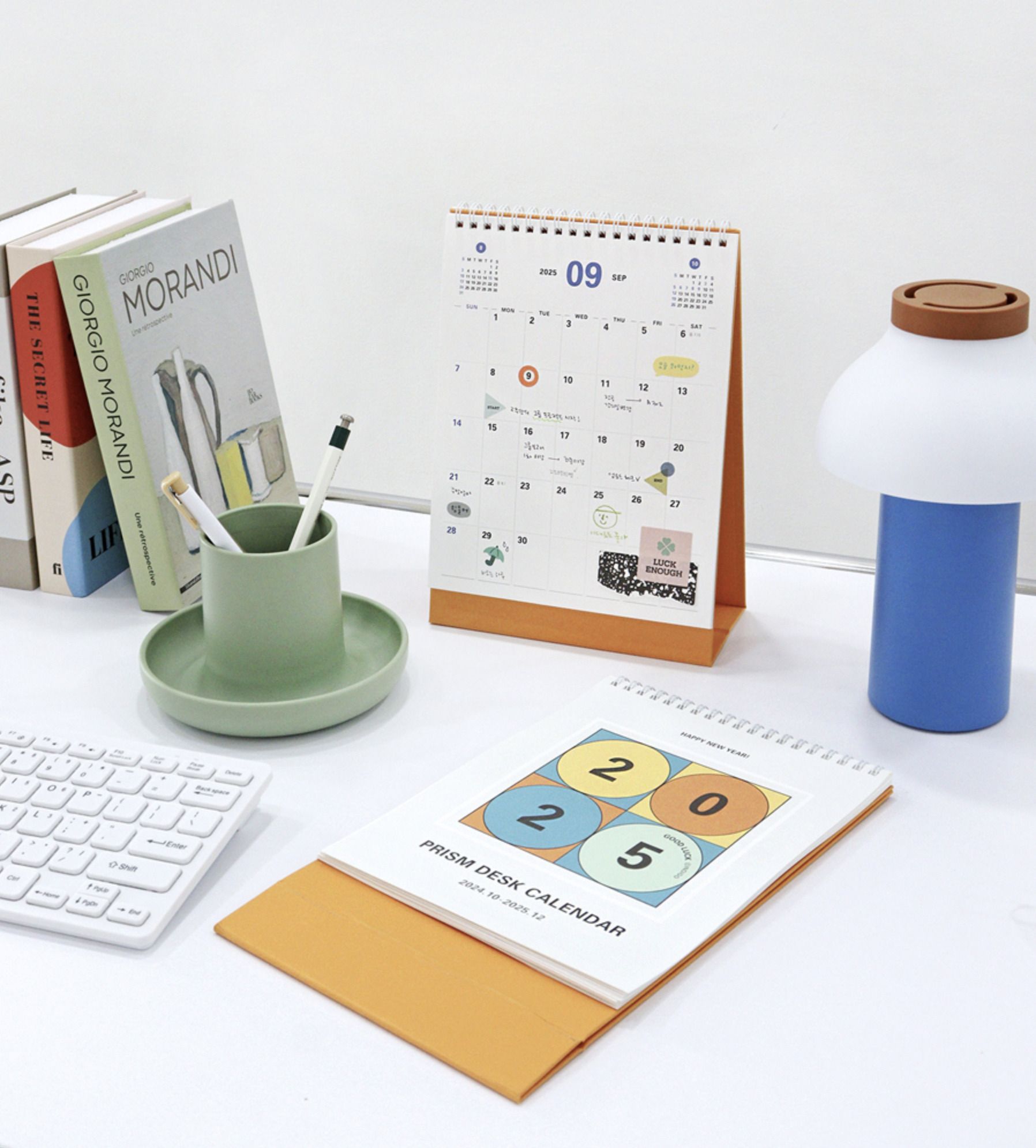 MochiThings: 2025 Small Prism Desk Calendar