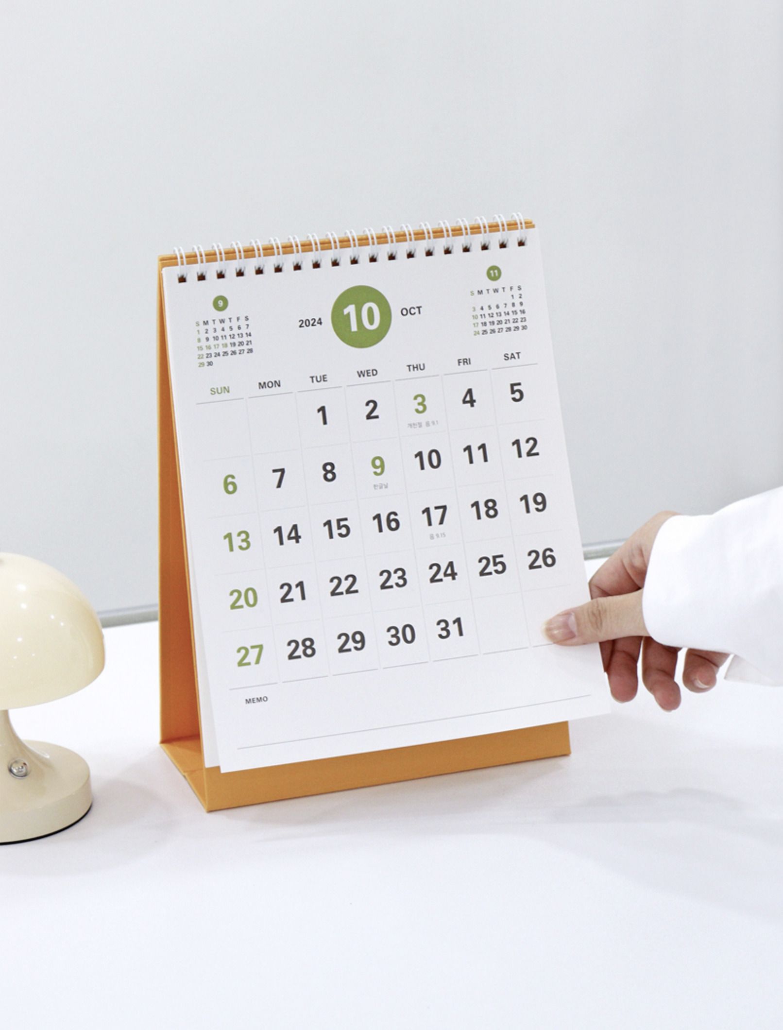 MochiThings: 2025 Small Prism Desk Calendar