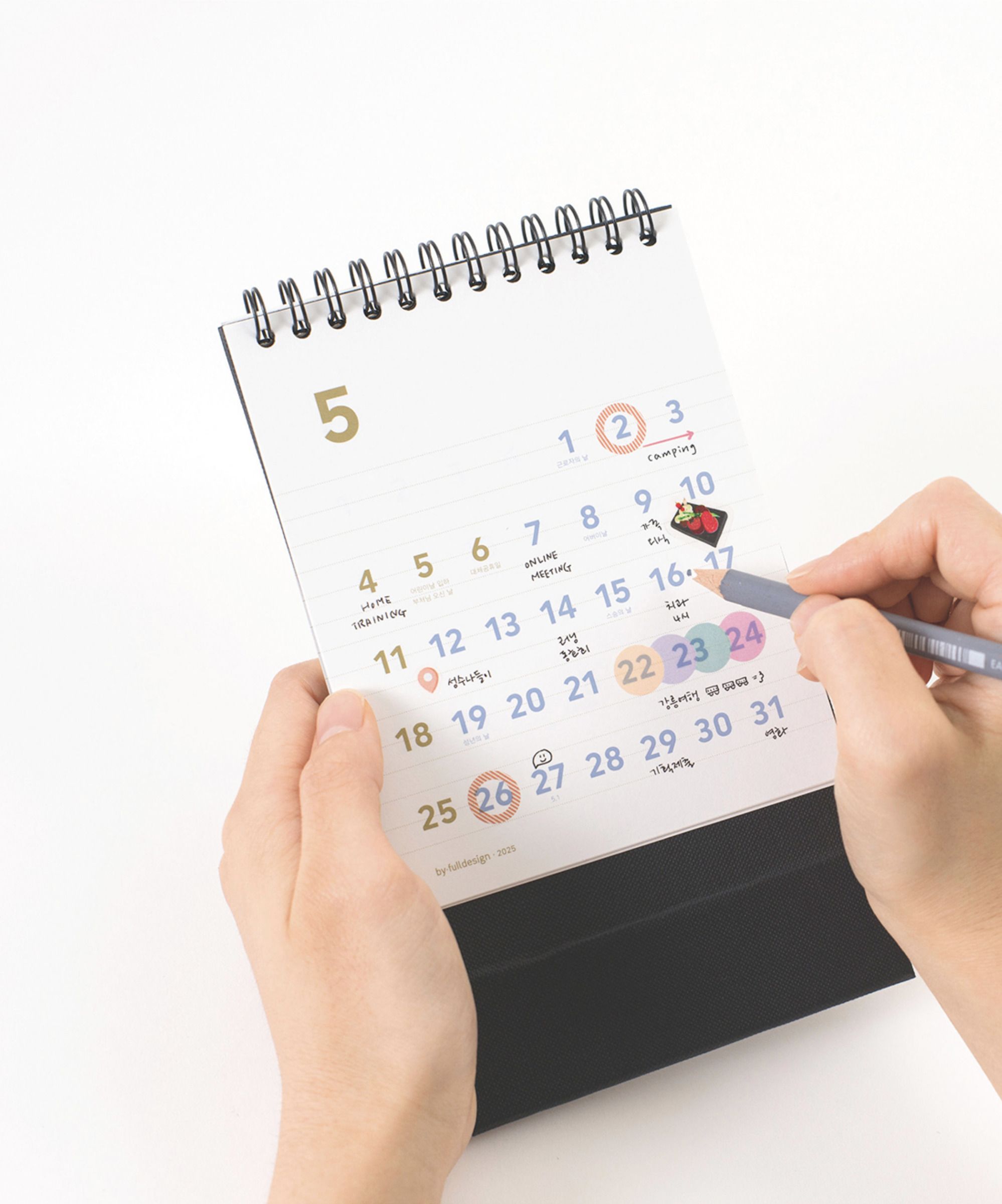 MochiThings: 2025 Mini Basic Desk Calendar