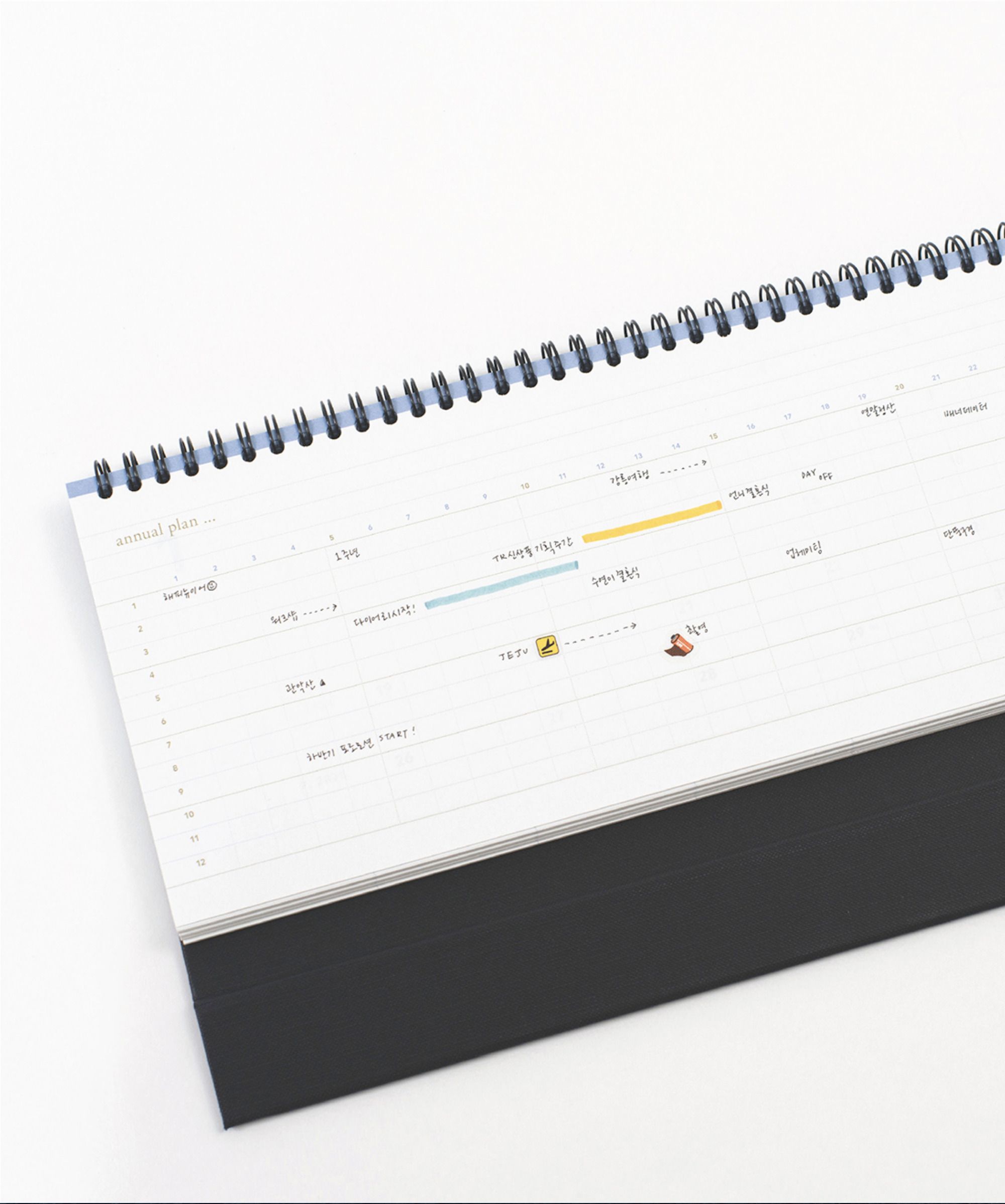 MochiThings: 2025 Basic Standing Weekly Calendar