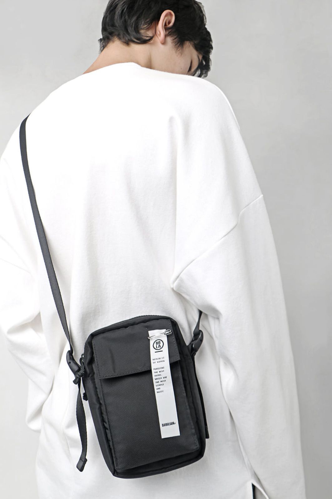 MochiThings: Simple Black Phone Crossbody Bag