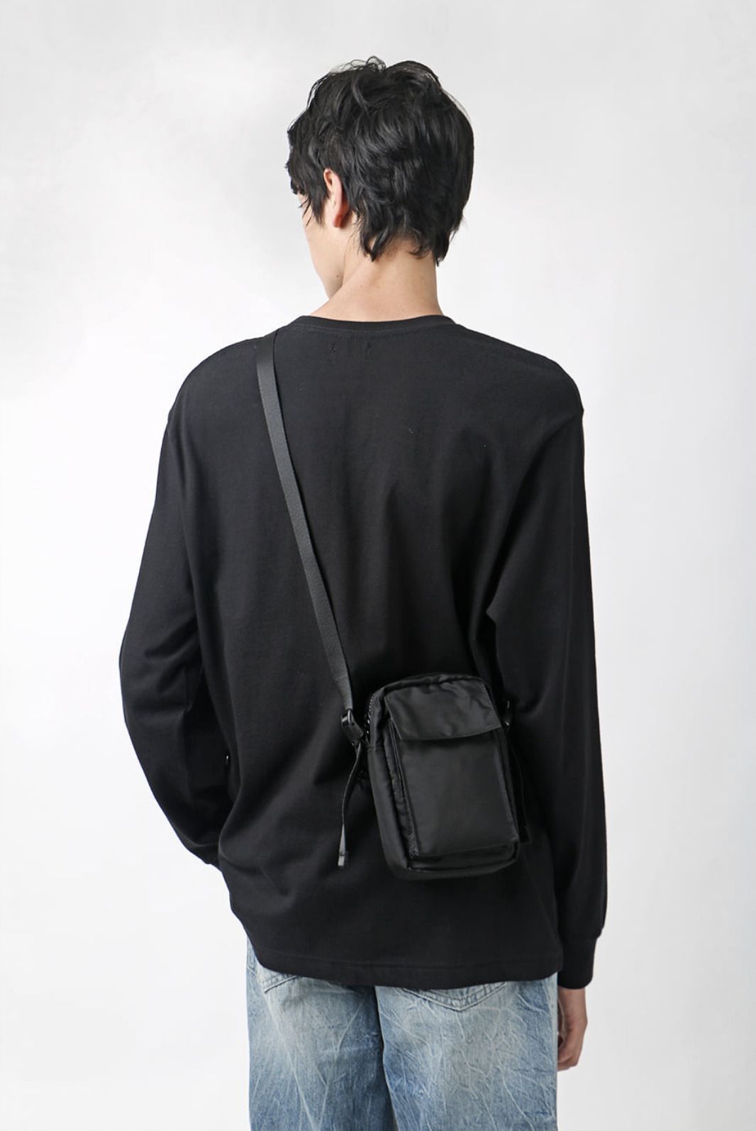 MochiThings: Simple Black Phone Crossbody Bag