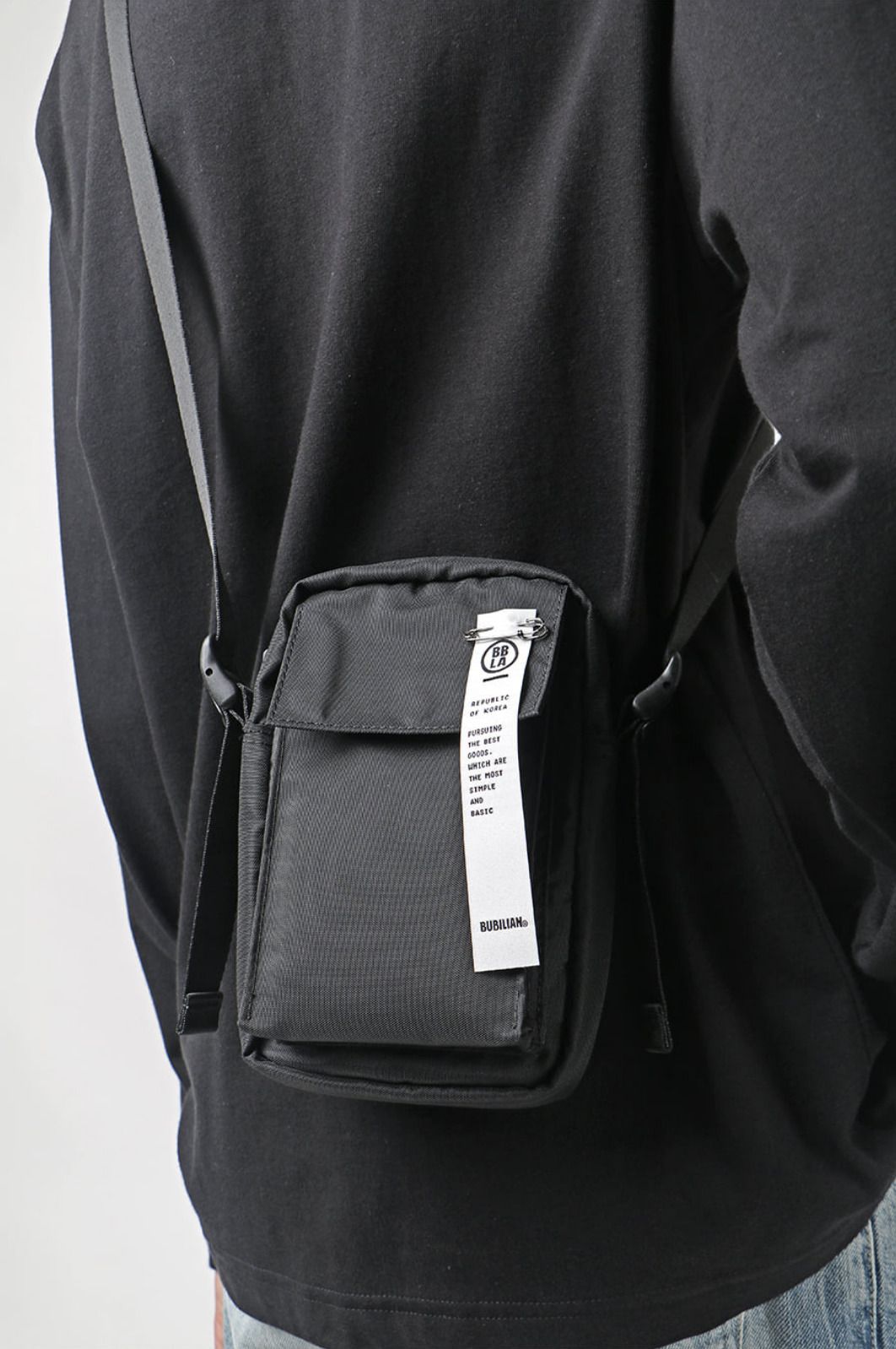 MochiThings: Simple Black Phone Crossbody Bag
