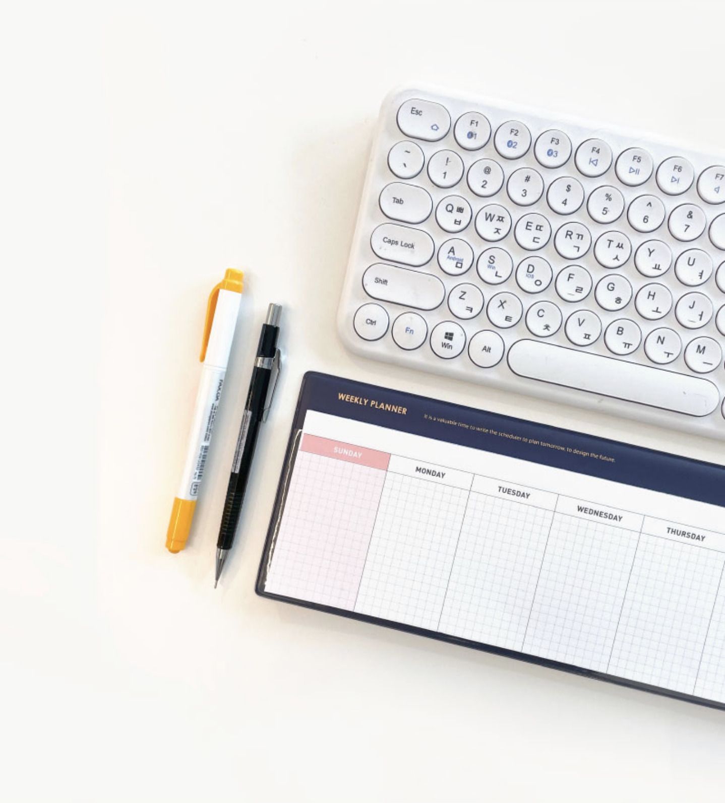 MochiThings: Dateless Weekly Desk Pad Refill