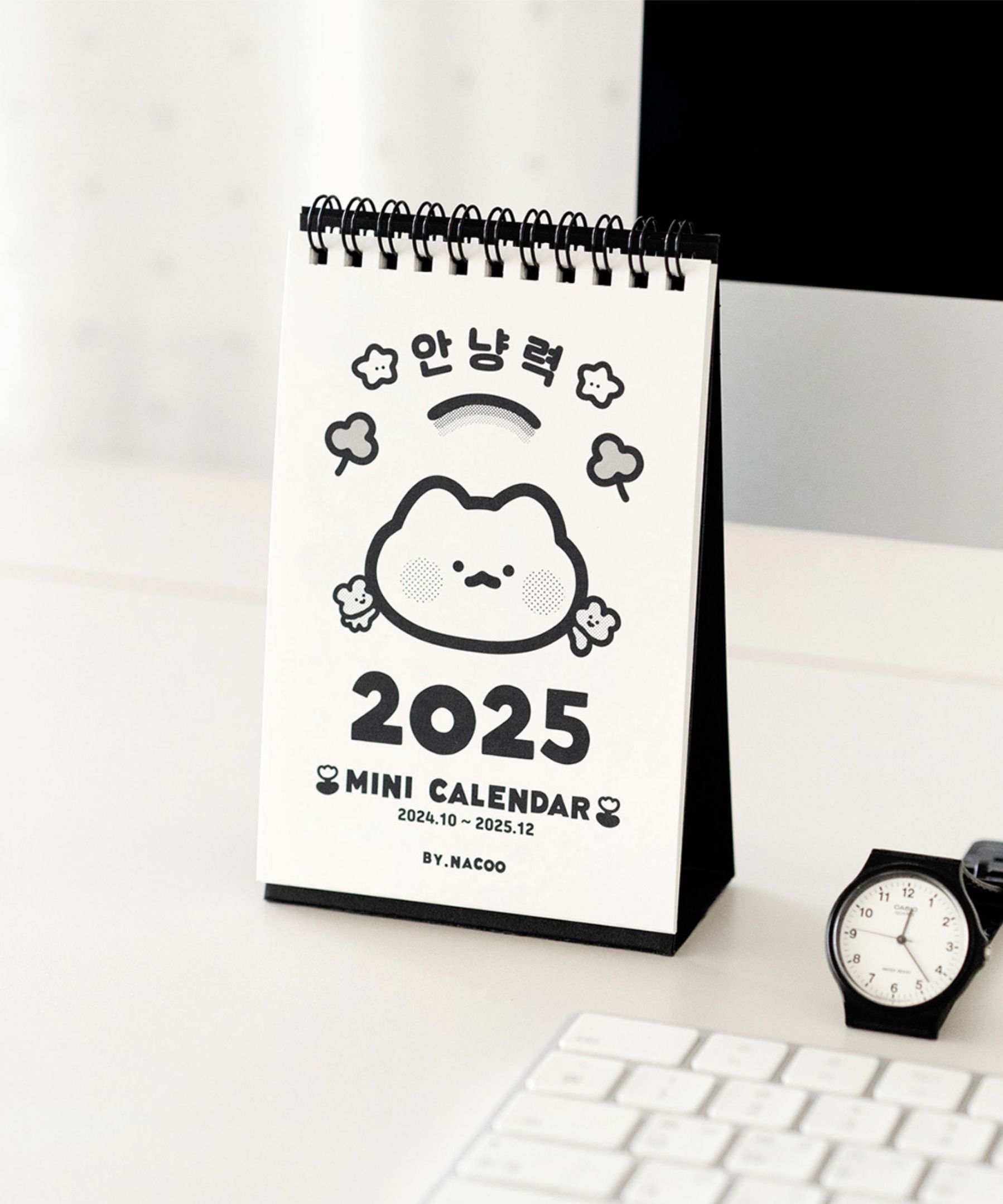 MochiThings: 2025 Mini Cat Desk Calendar