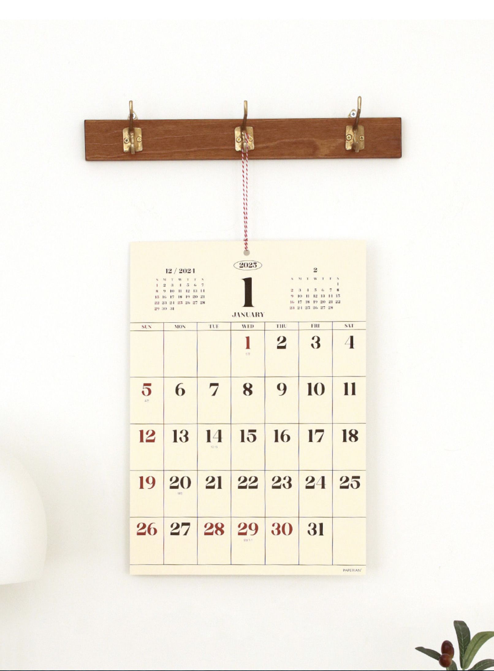 MochiThings: 2025 XL Retro Wall Calendar