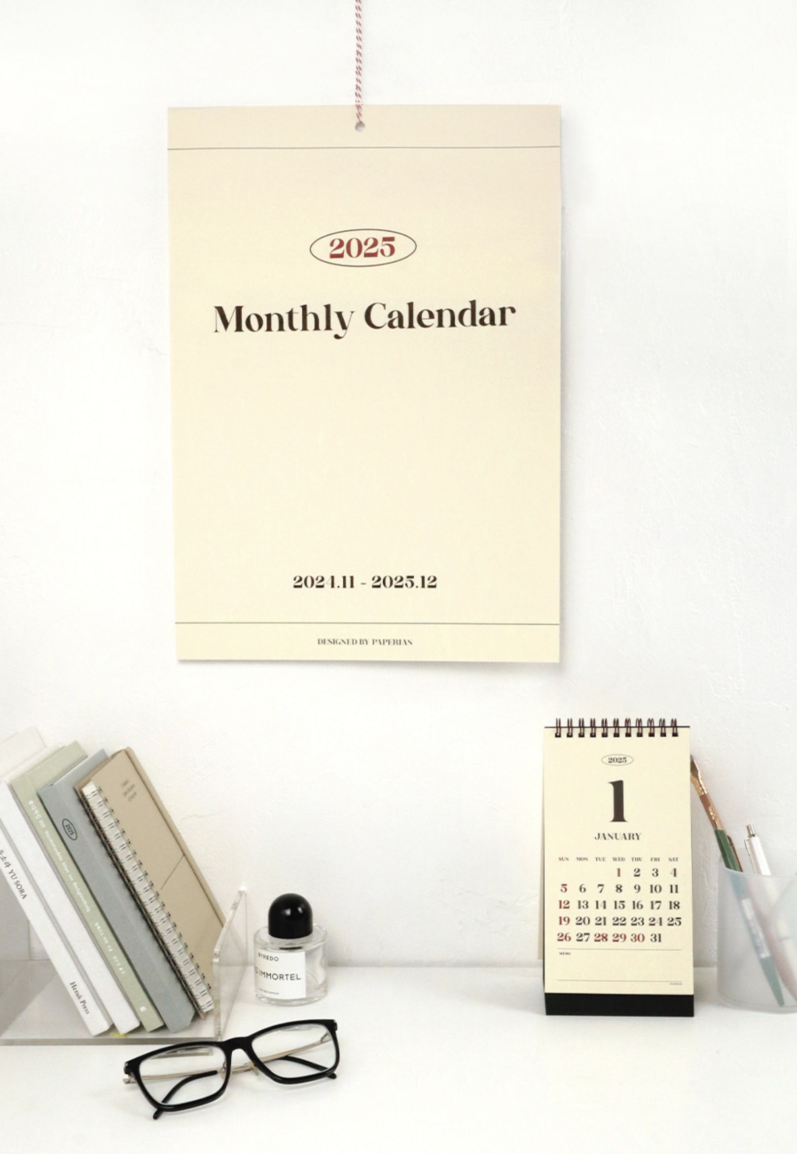 MochiThings: 2025 XL Retro Wall Calendar