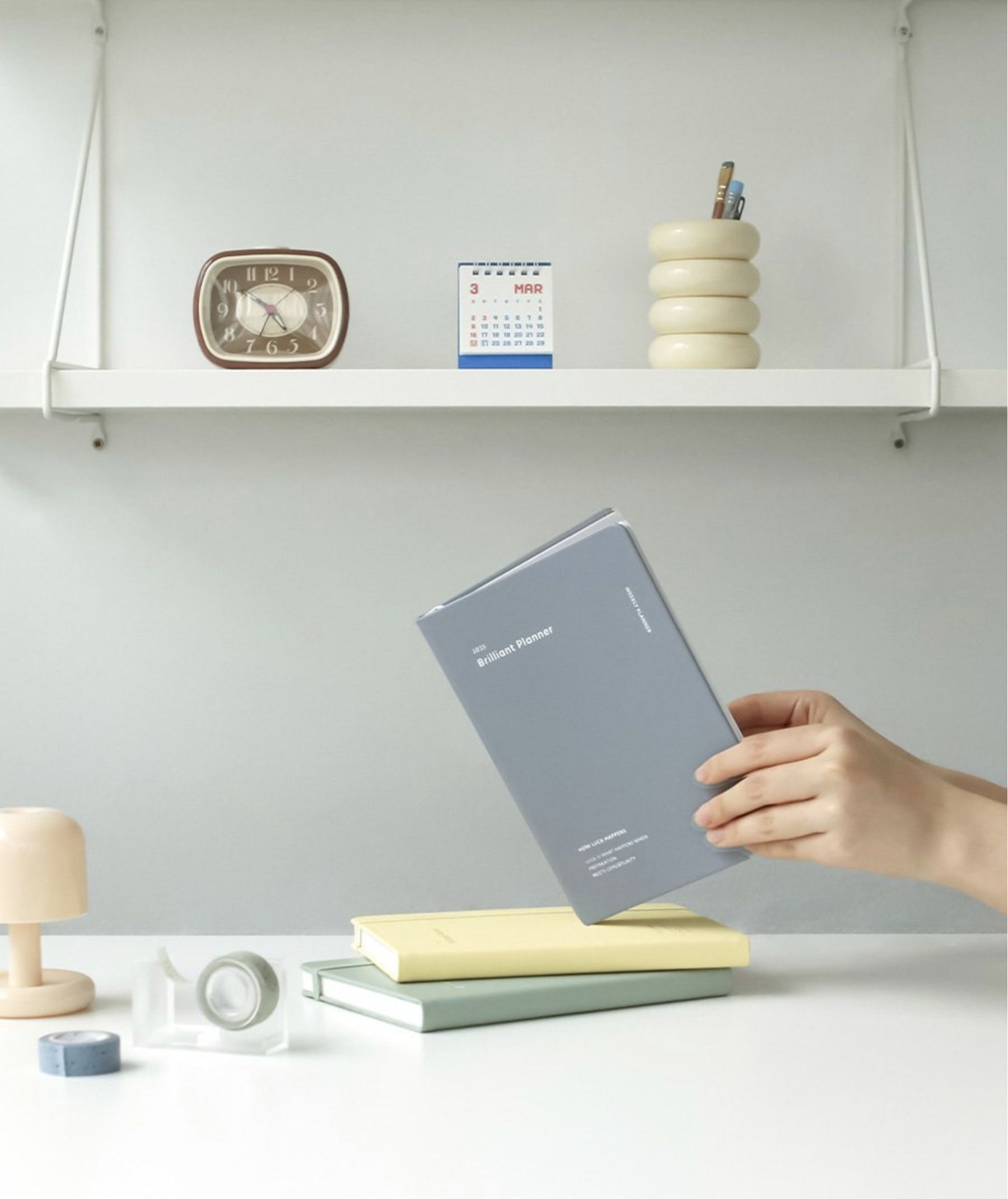 MochiThings: 2025 Brilliant Weekly Planner