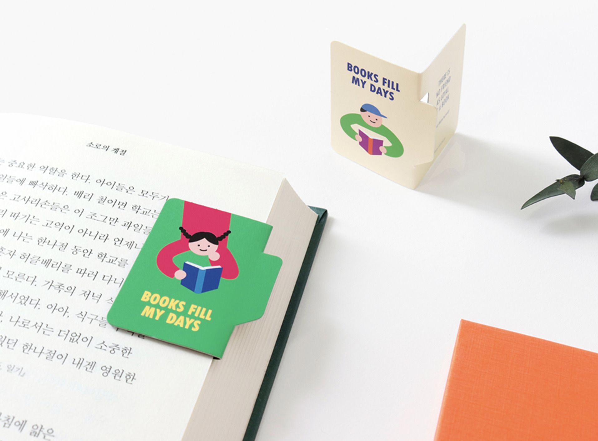 MochiThings: Vivid Index Magnetic Bookmark