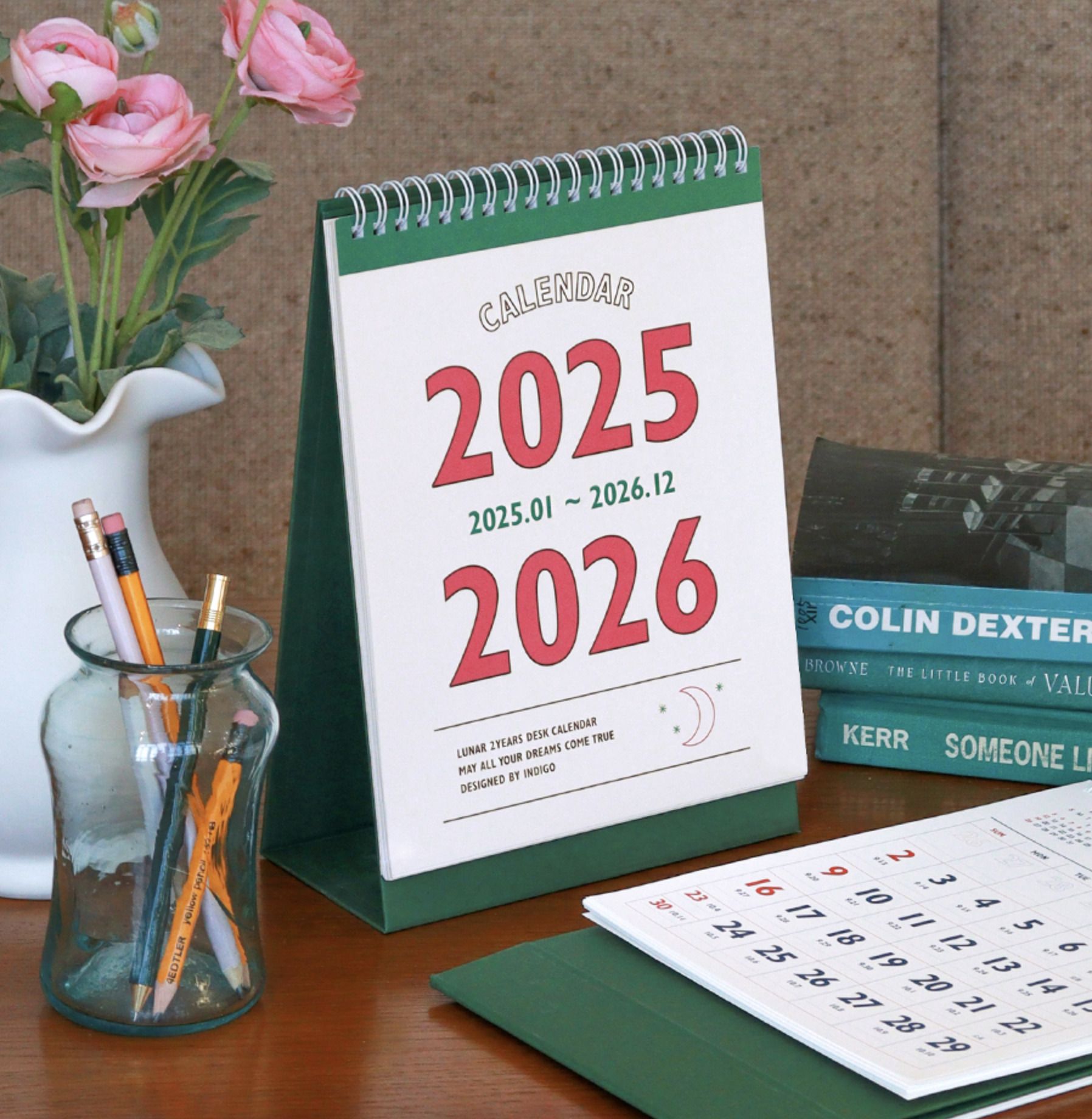 MochiThings: 2025-2026 Lunar Retro Desk Calendar