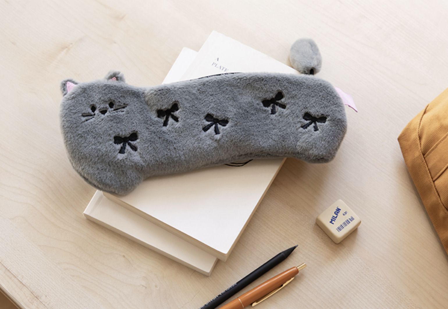 MochiThings: Ribbon Cat Fluffy Pen Pouch