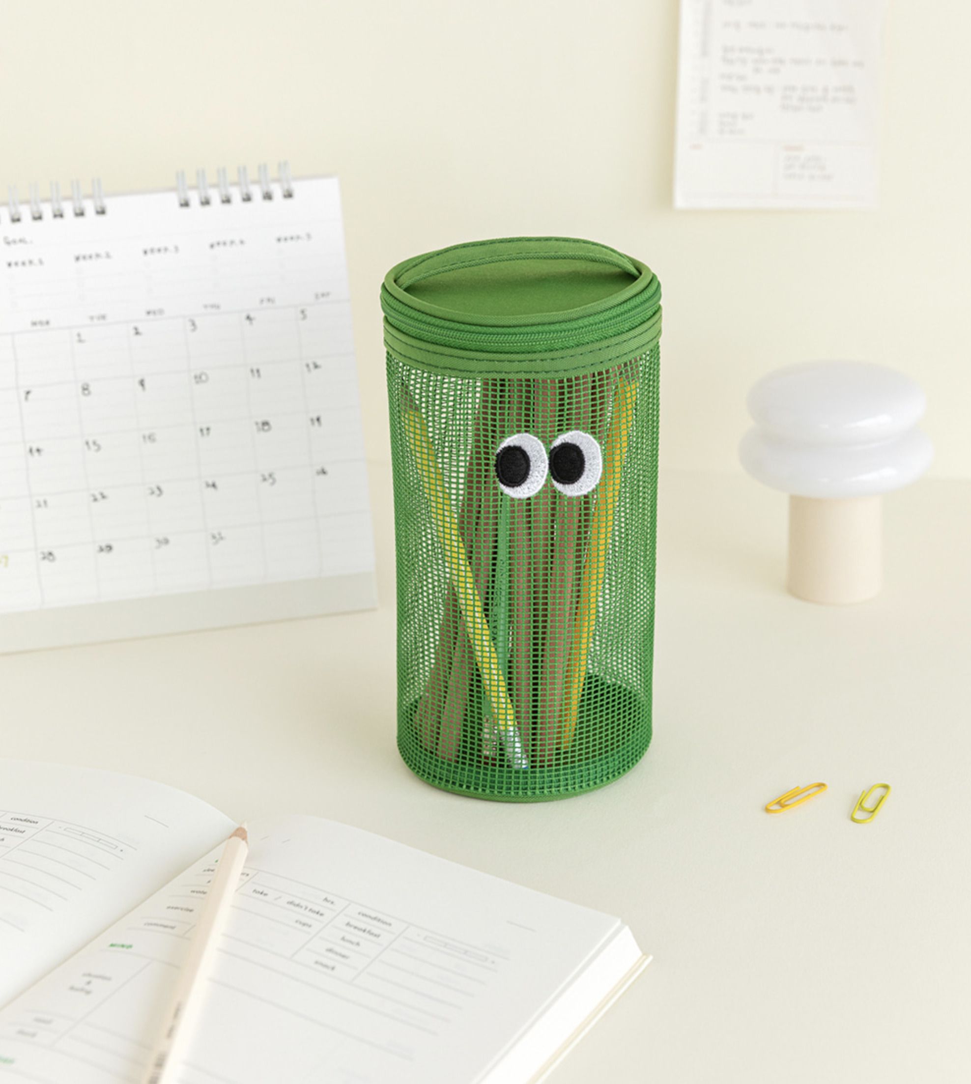 MochiThings: SOM SOM Mesh Standing Pen Pouch
