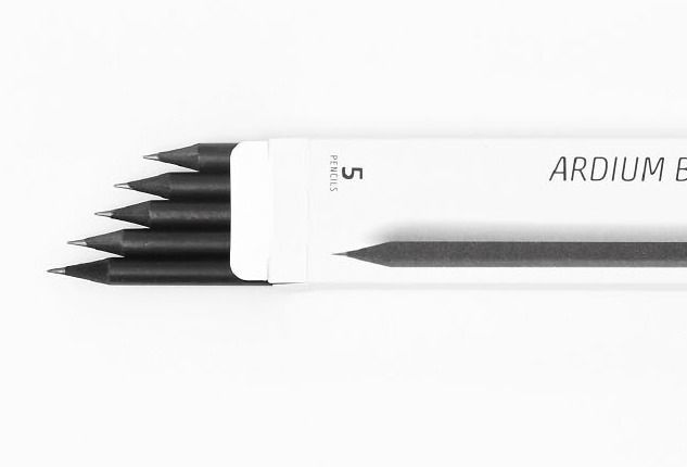 MochiThings: Ardium Black Pencil Set