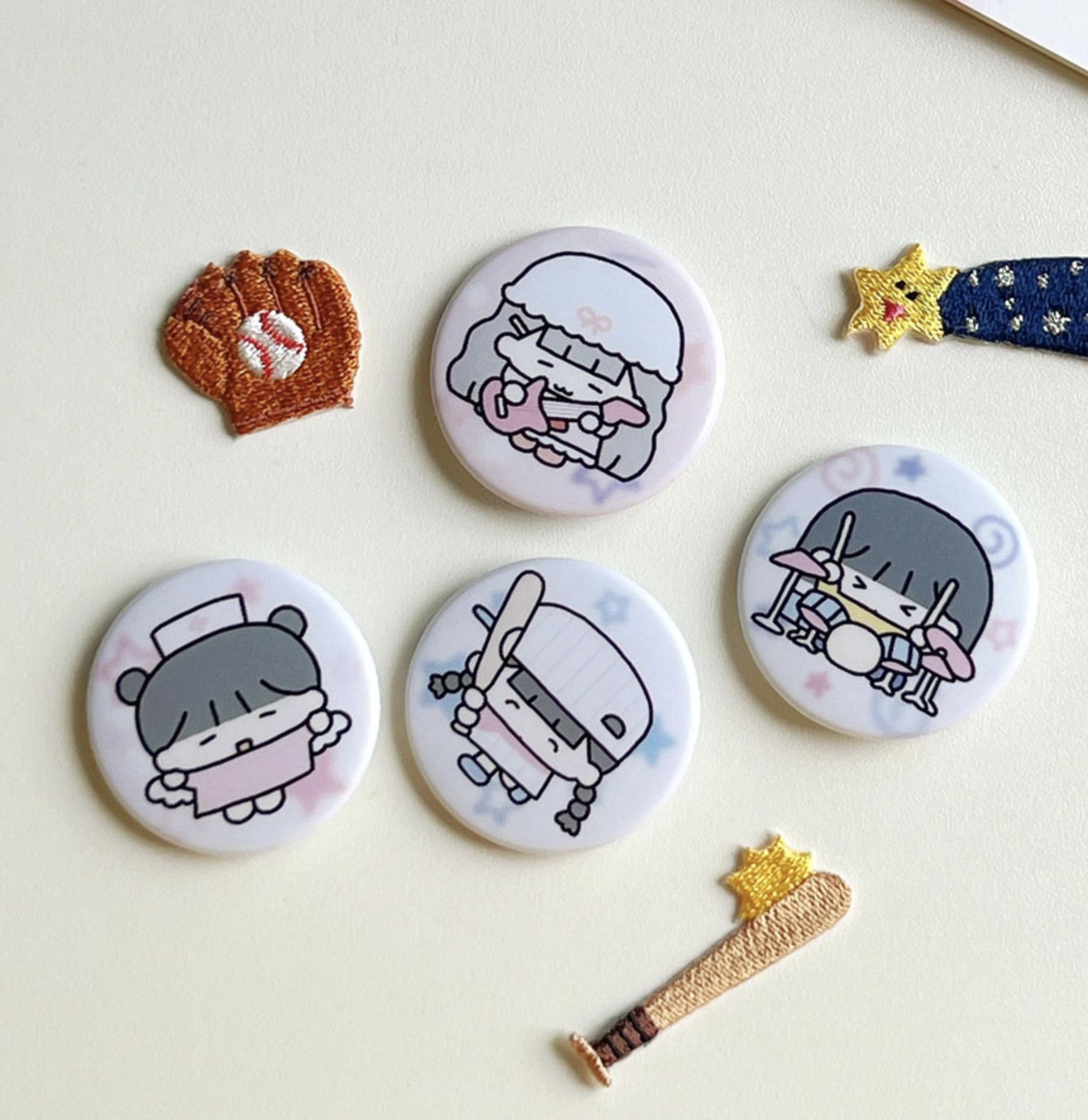 MochiThings: Hodu Girl Button Pin v2