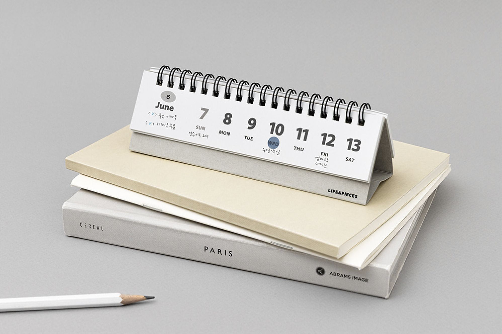 MochiThings: 2026 Life & Pieces Weekly Calendar