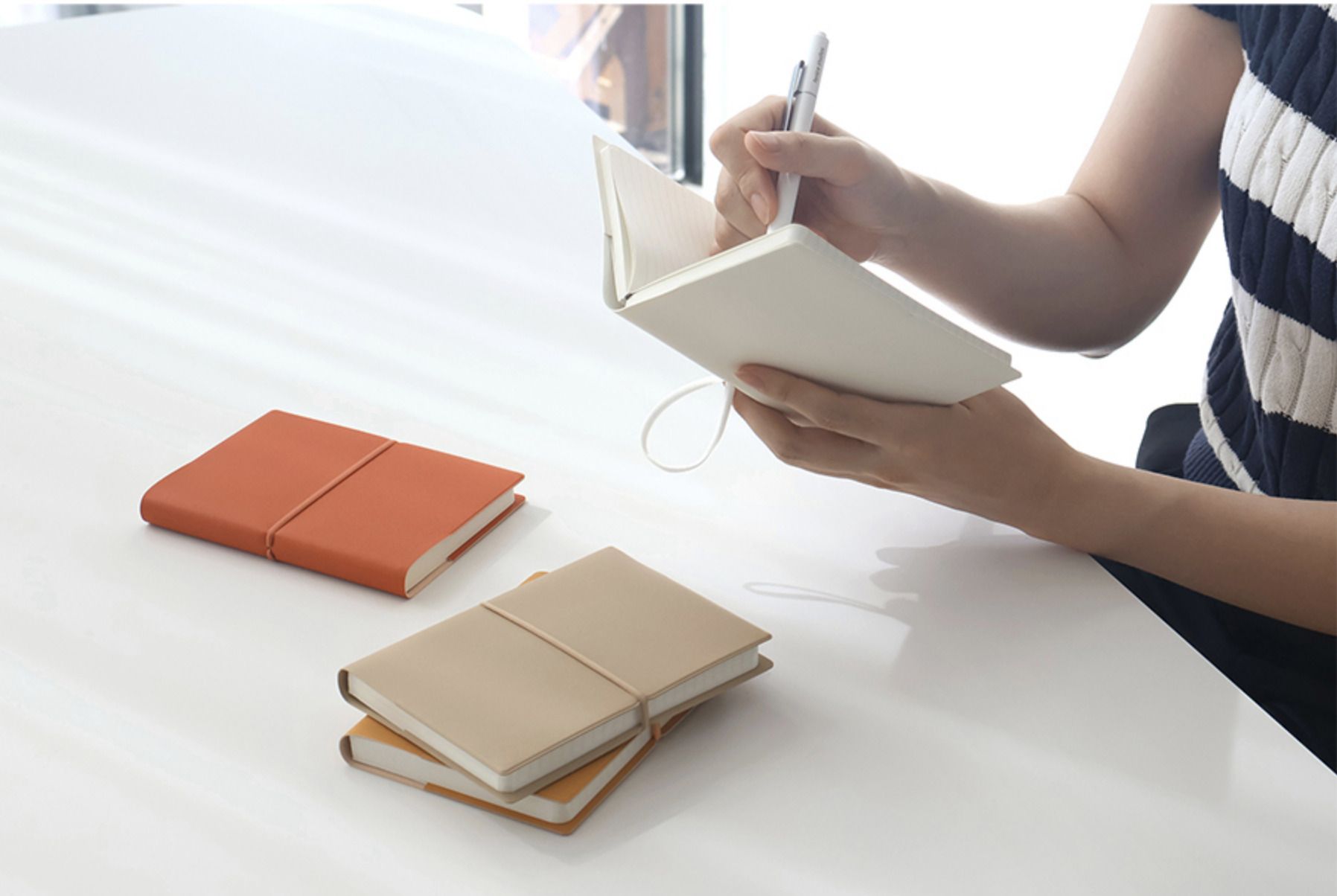 MochiThings: Vegan Leather Handy Notebook