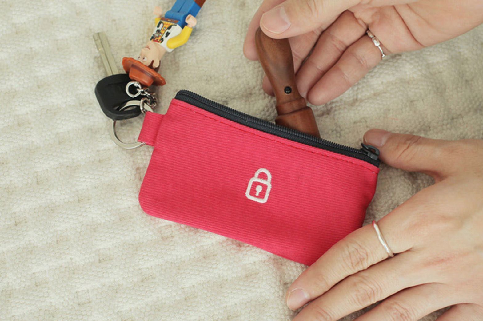 MochiThings: Mini Security Pouch