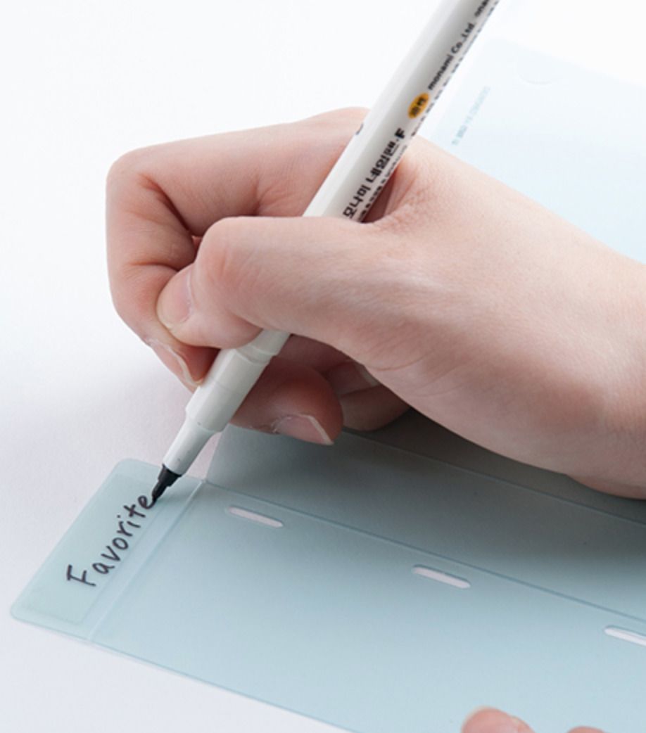 MochiThings: Attachable Triangle Pen Holder