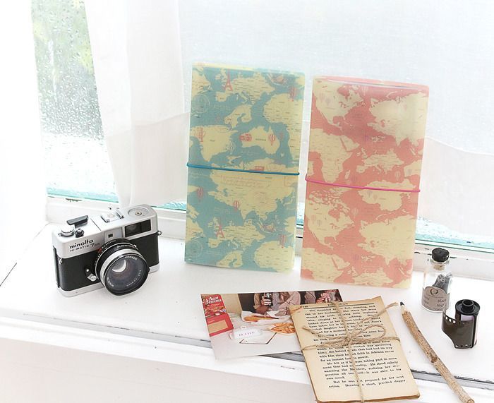 MochiThings: World Map 4x6 Photo Album