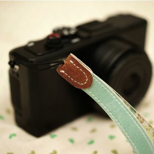 MochiThings: Graffiti Camera Strap