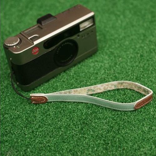 MochiThings: Graffiti Camera Strap