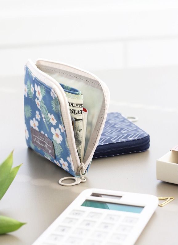 MochiThings: Comely Corner Wallet