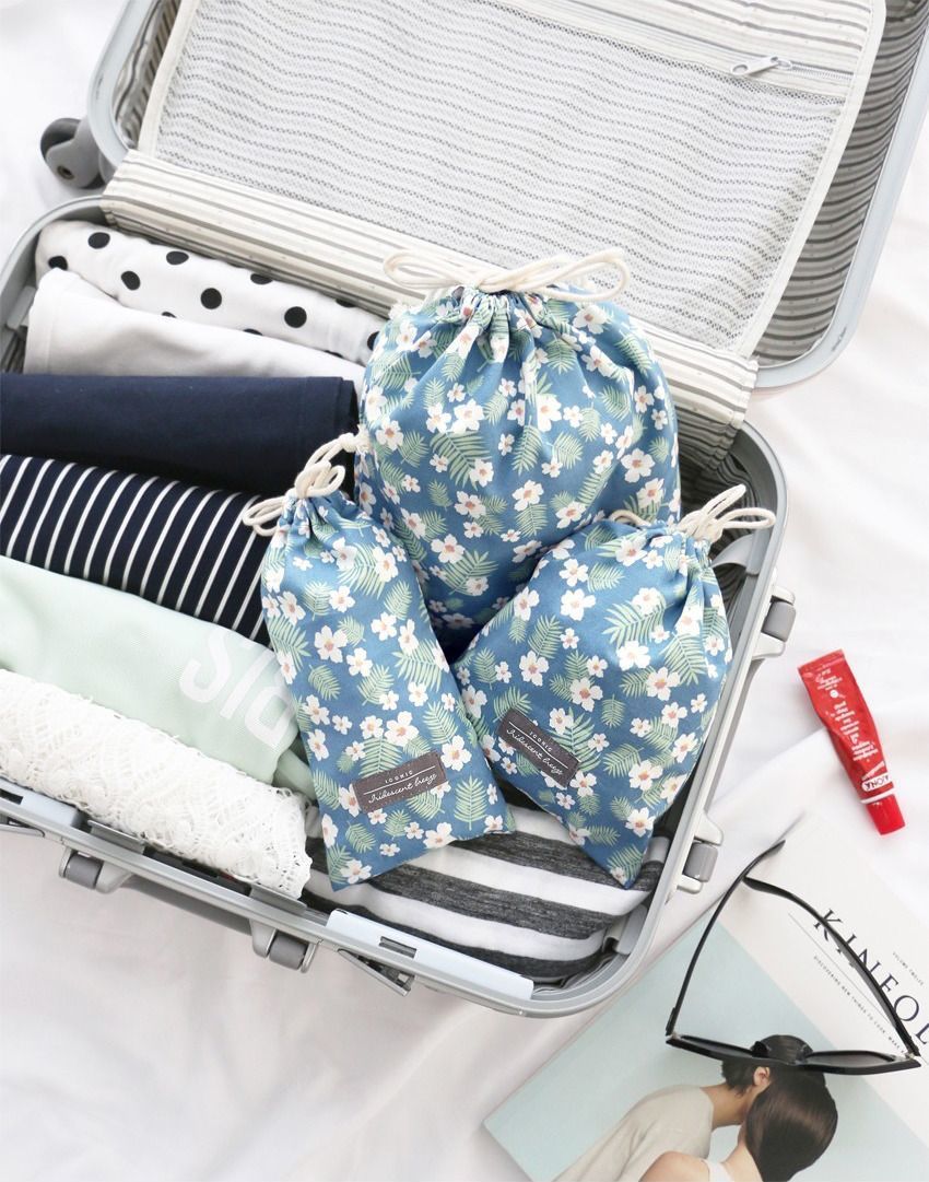 MochiThings: Comely Long Drawstring Pouch