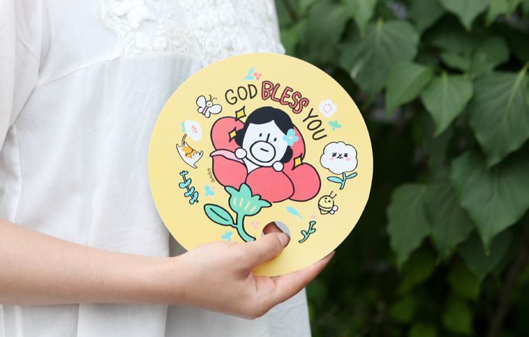 MochiThings: Jesus Round Handy Fan
