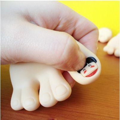 MochiThings: Big Toe Phone Stand
