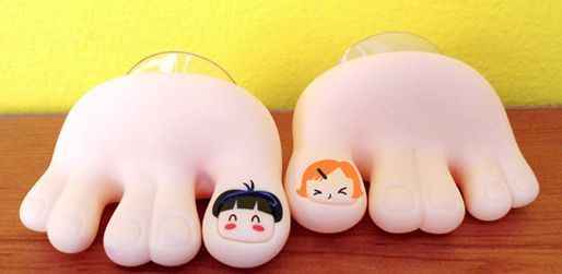 MochiThings: Big Toe Phone Stand