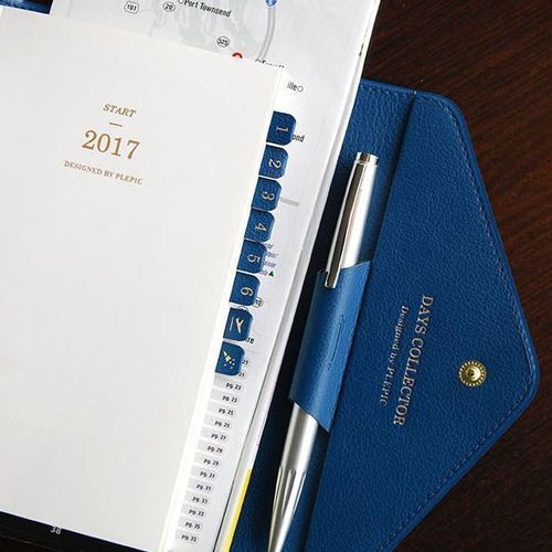 MochiThings: 2017 Days Collector Diary Wallet