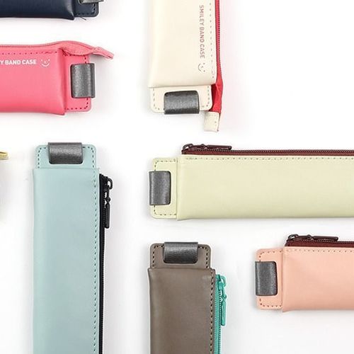 MochiThings: Smiley Attachable Pen Case