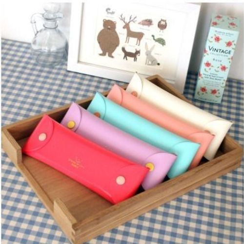 MochiThings: Button Folding Pen Case