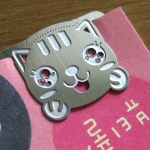 MochiThings: Beautiful Cat Metal Bookmark