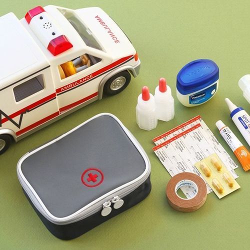 MochiThings: Small Conitale First Aid Organizer