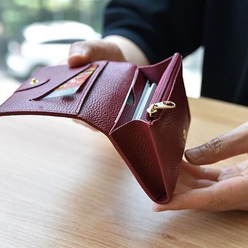 MochiThings: Genuine Leather Card Wallet