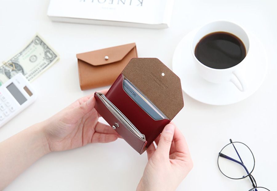 MochiThings: Simple Foldable Card Pouch