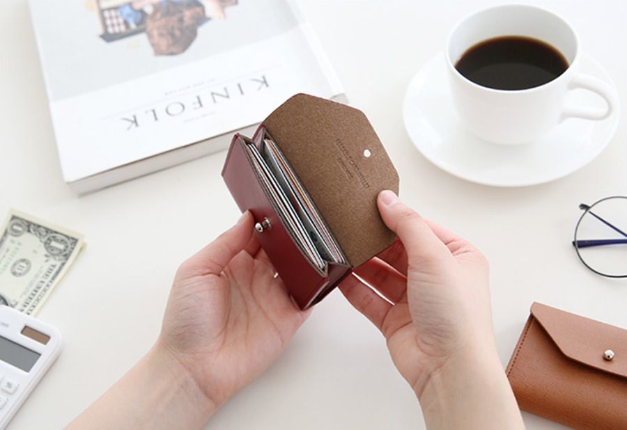 MochiThings: Simple Foldable Card Pouch