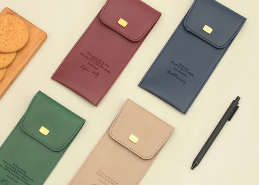 MochiThings: Literature Button Pen Pocket