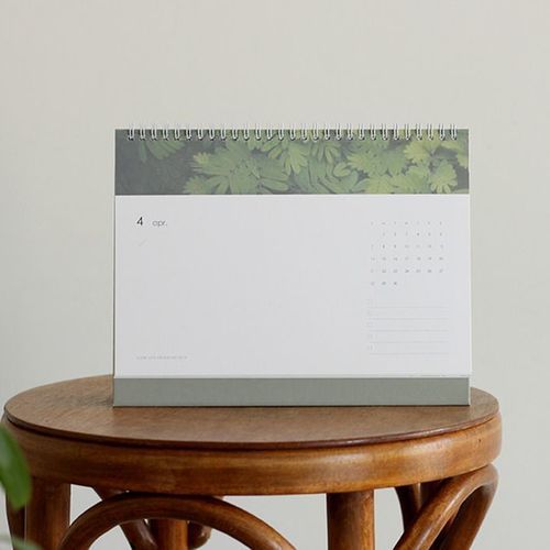MochiThings: 2019 Slow Life Desk Calendar