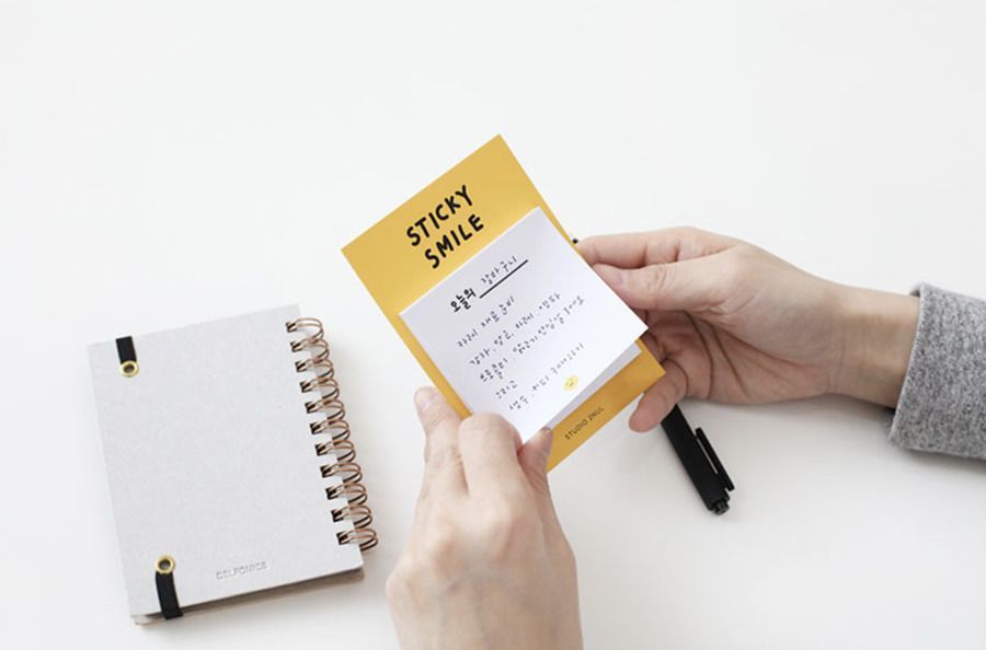 MochiThings: Smile Sticky Note