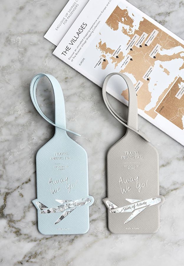 MochiThings: Hologram Travel Swing Tag