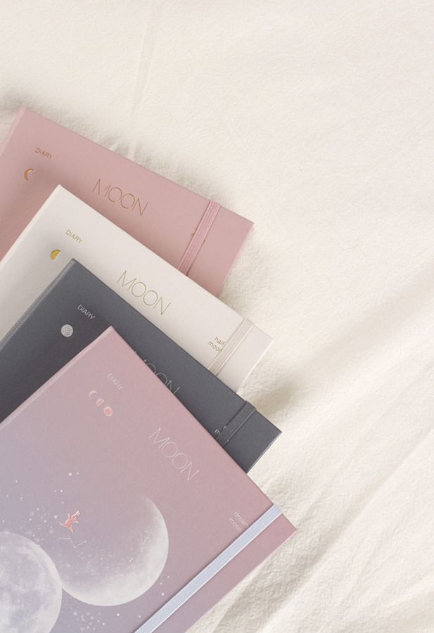 MochiThings: Moon Hardcover Weekly Planner (Special Edition)